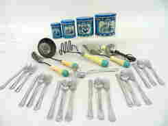 Wolverine Toy Kitchen Set, plus - Nov 05, 2011 | NETTE Auctions in CT