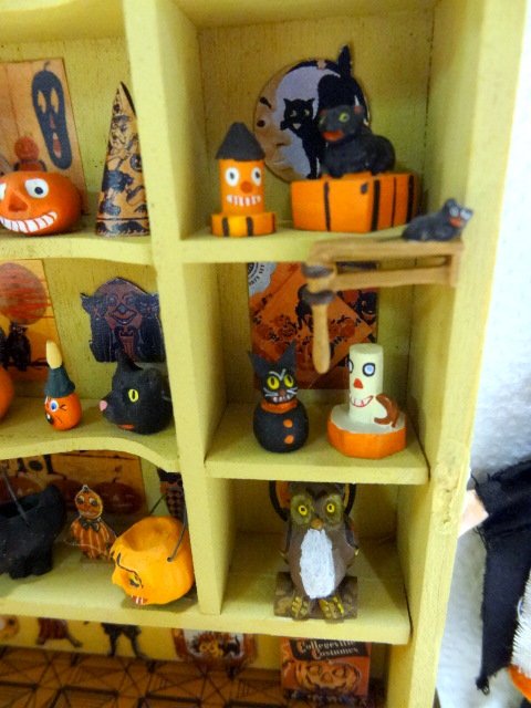Lew Kummerow Miniature Halloween Store - Sep 19, 2015 | Ron Rhoads ...