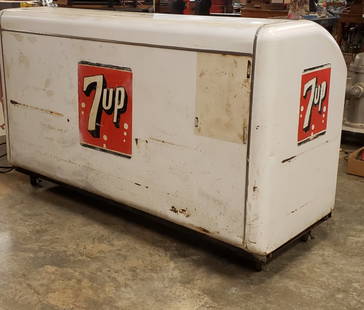 7up Embossed 2 Drawer True Cooler