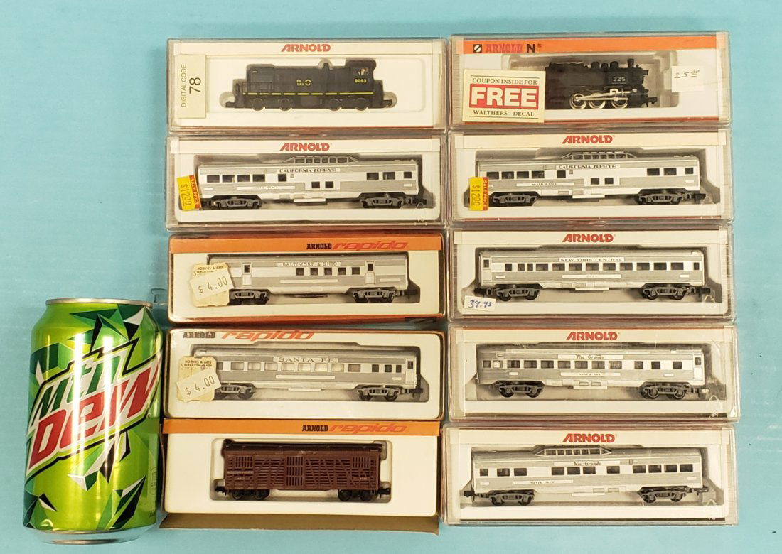 N Scale Arnold 9053 & 225 Locomotives W/8 Cars
