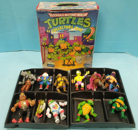 Teenage Mutant Ninja Turtles Collector Case & Figures