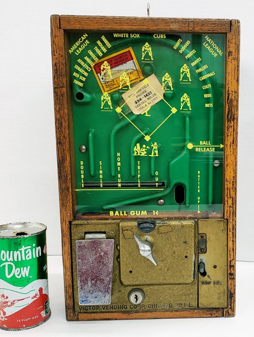 Victor Vending Baseball Gumball Machine (#0361) on Dec 11, 2021 ...