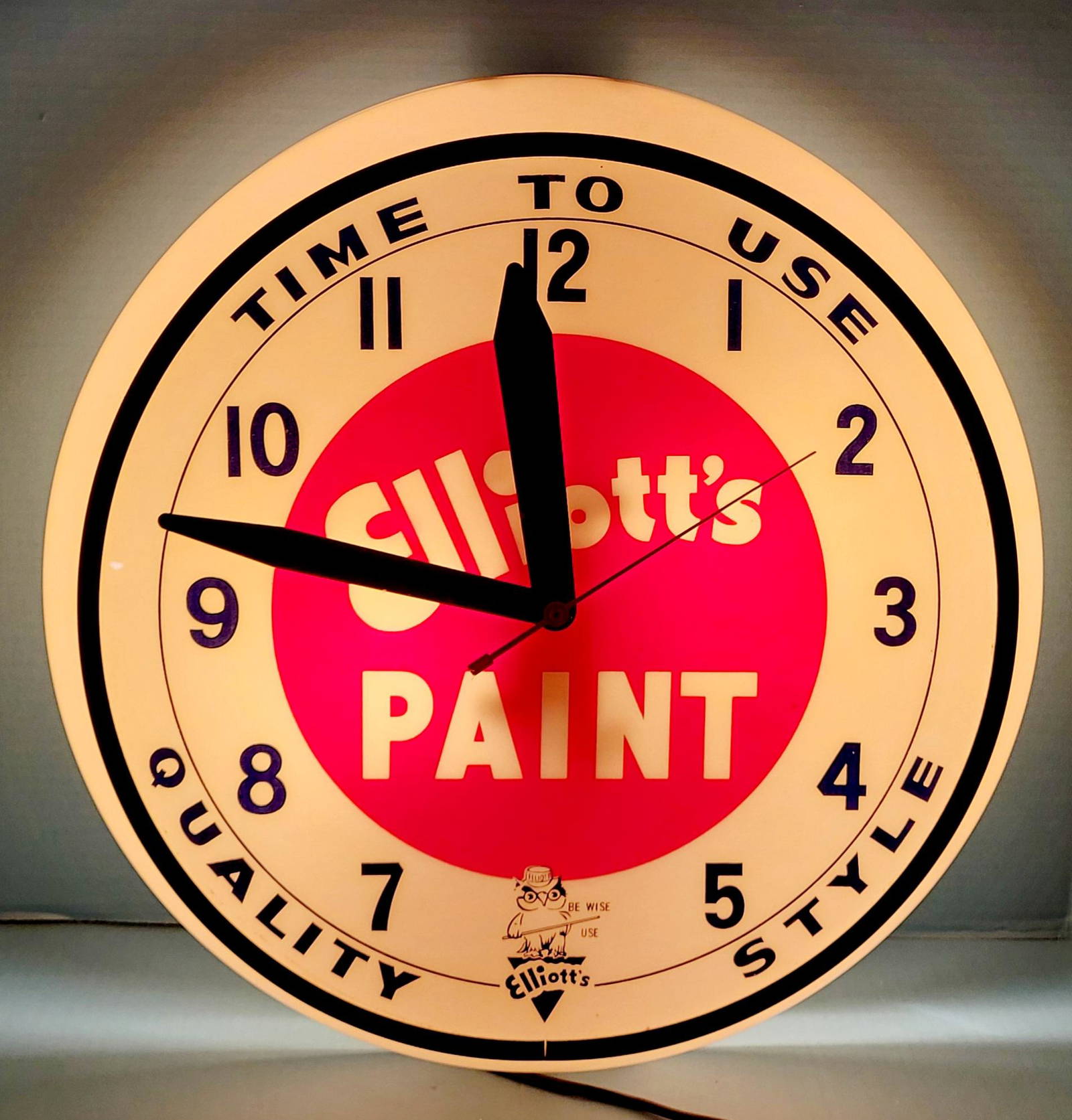 Elliott's Paint Dualite Electric Light Up Clock Auction
