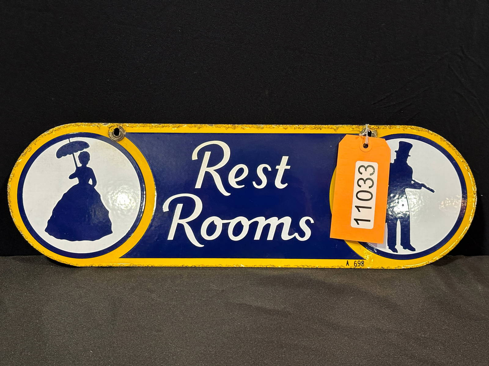Sunoco Rest Room Colonial Man Lady Porcelain Sign Men Auction