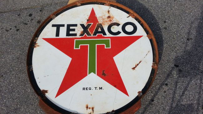 2 Sided 6ft Porcelain Texaco Sign On Original 18ft Pole : Lot 117