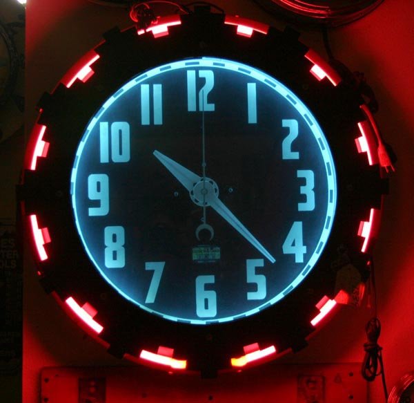 1339: Electric Neon Clock Co "Aztec" Neon Clock - Oct 21, 2006 ...