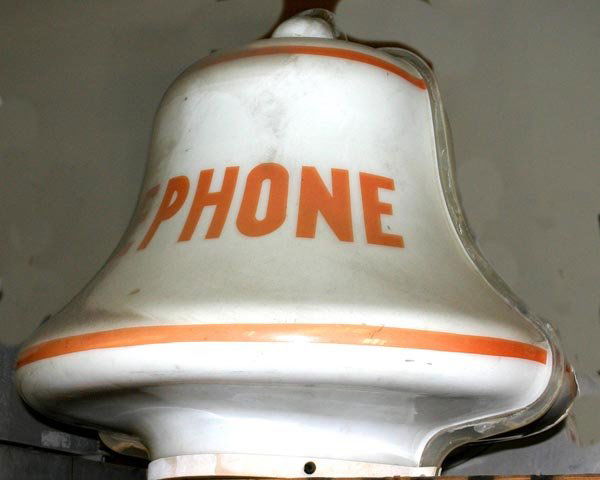 212: BELL TELEPHONE PUBLIC PHONE BOOTH - Sep 18, 2011 | Aardvark ...