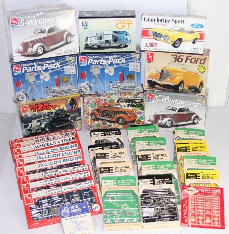 Estate Lot Of Vintage Model Car & Parts Kits