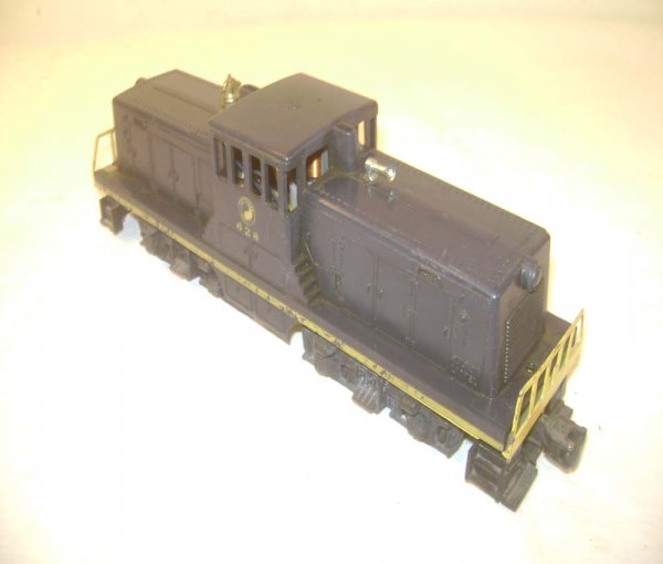 28: ABT: Lionel #628 Northern Pacific Center-Cab Switch