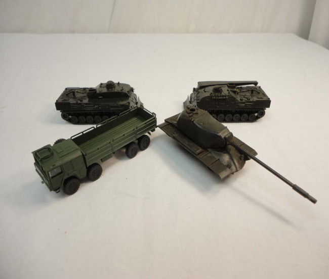 84: ABT: Roco HO Scale: 14 Assorted Military Vehicles a : Lot 84