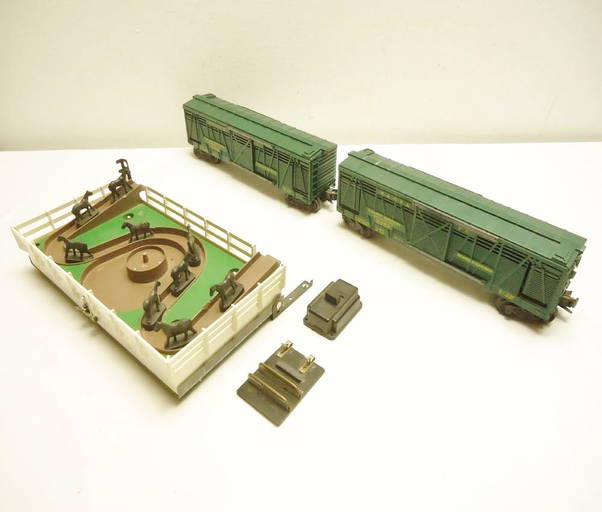 Abt: 2 Lionel #3356 Horse Cars & Corral