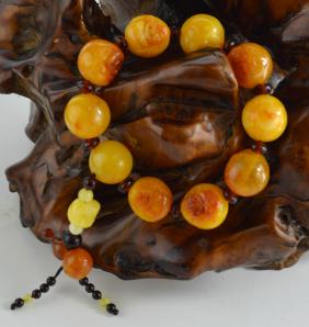 AMBER CARVING OF ELEPHANT : Lot 0298