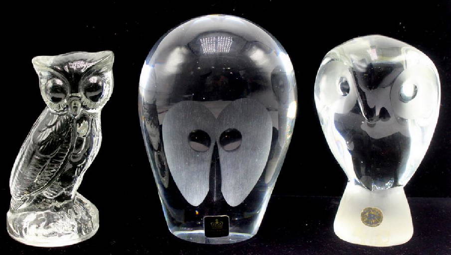 11 Pc. Swedish Art Glass Owl Paperweights.