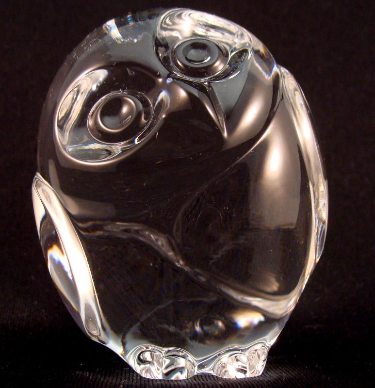 609: Steuben Glass Owl Hand Warmer