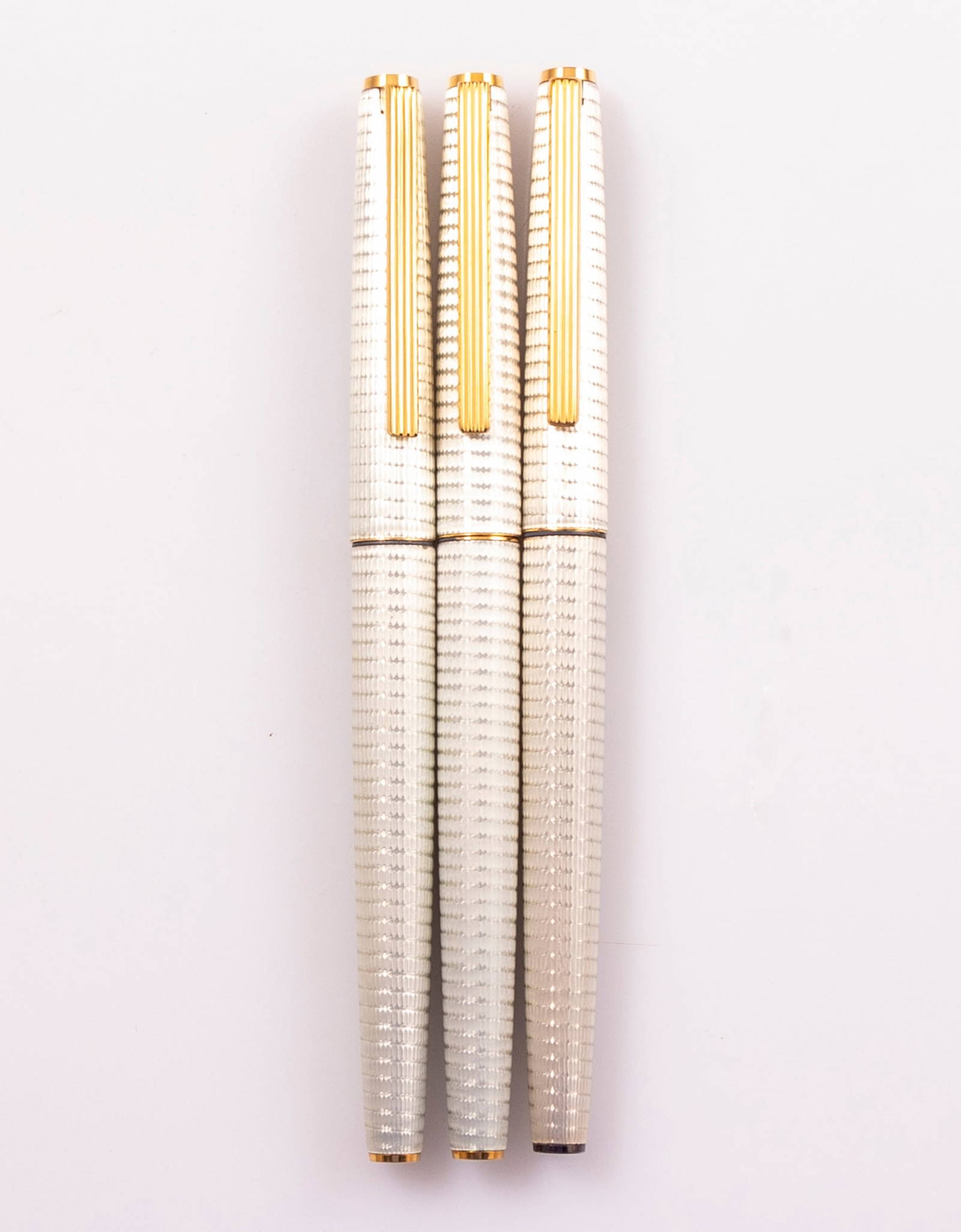 Pilot Deluxe Fountain Pens Auction