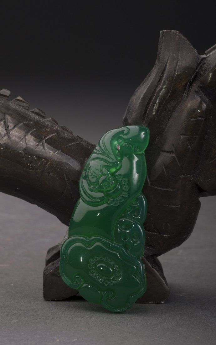 Jade Ruyi Sculpture With Certifucation