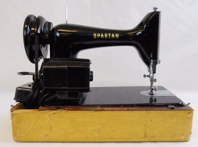 Vintage Singer Spartan 192K Sewing Machine