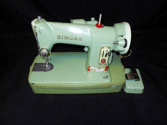 Vintage Singer 185K Sewing Machine - Mar 12, 2016 | J. James ...