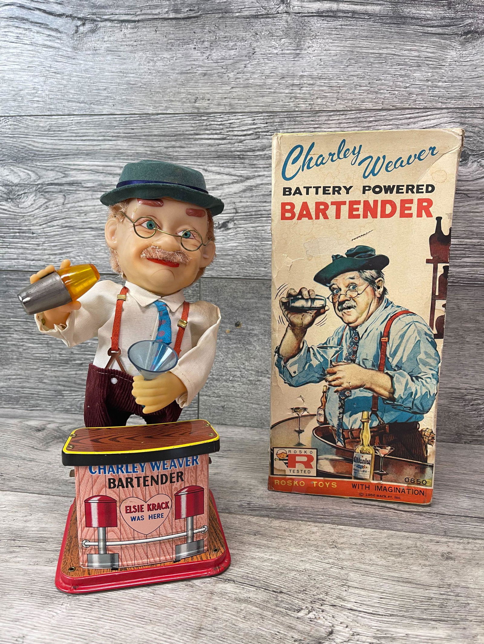 Vintage Charlie Weaver Bartender Battery Operated Tin Toy