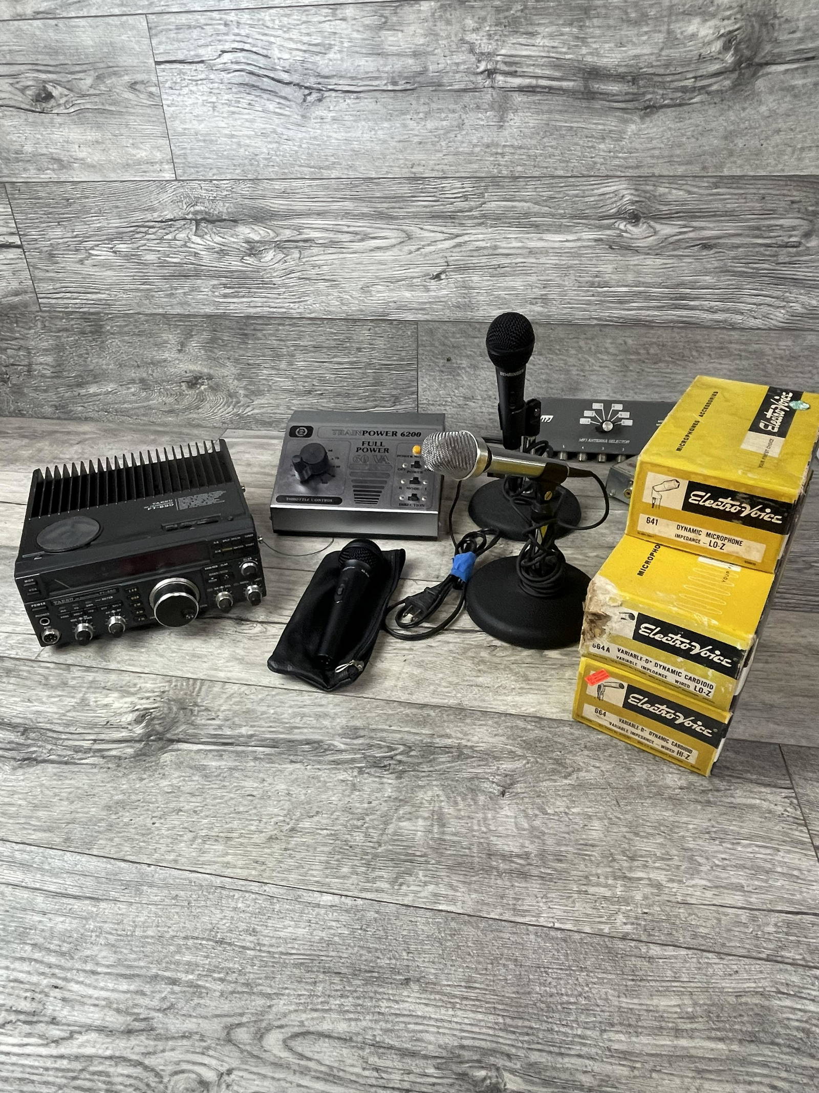 Ham Radio Set Auction