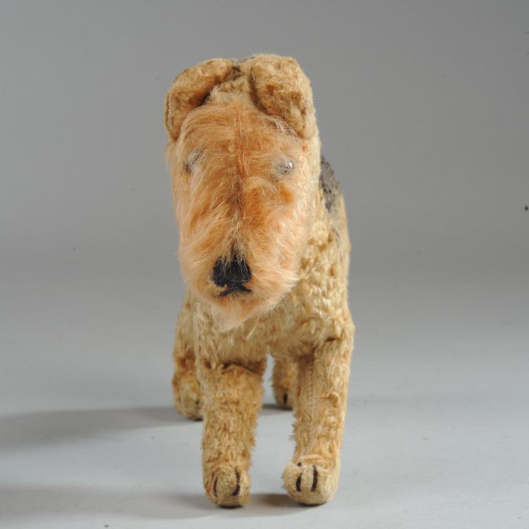 Vintage Steiff Fox Terrier - Dec 19, 2022 | Hilliard & Co. in VA