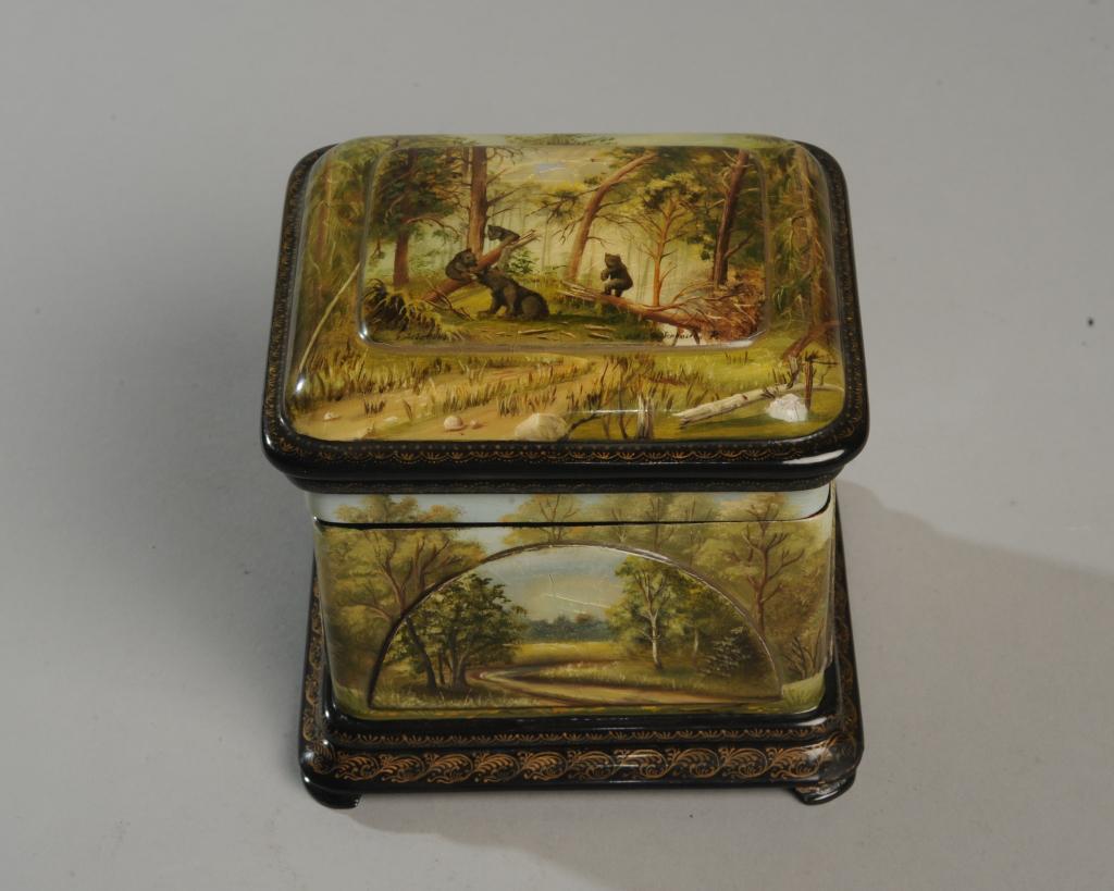Russian Fedoskino Lacquer Box - Mar 25, 2023 | Hilliard & Co. in VA