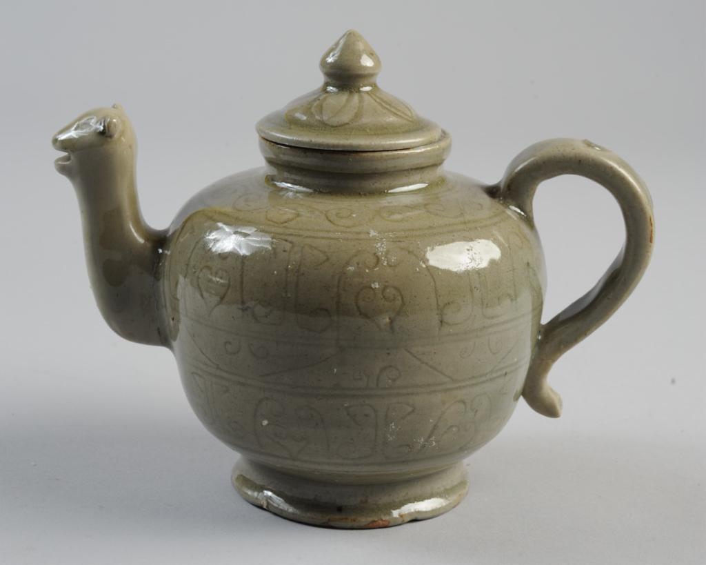 Early Chinese Yue Ware Wine Pot