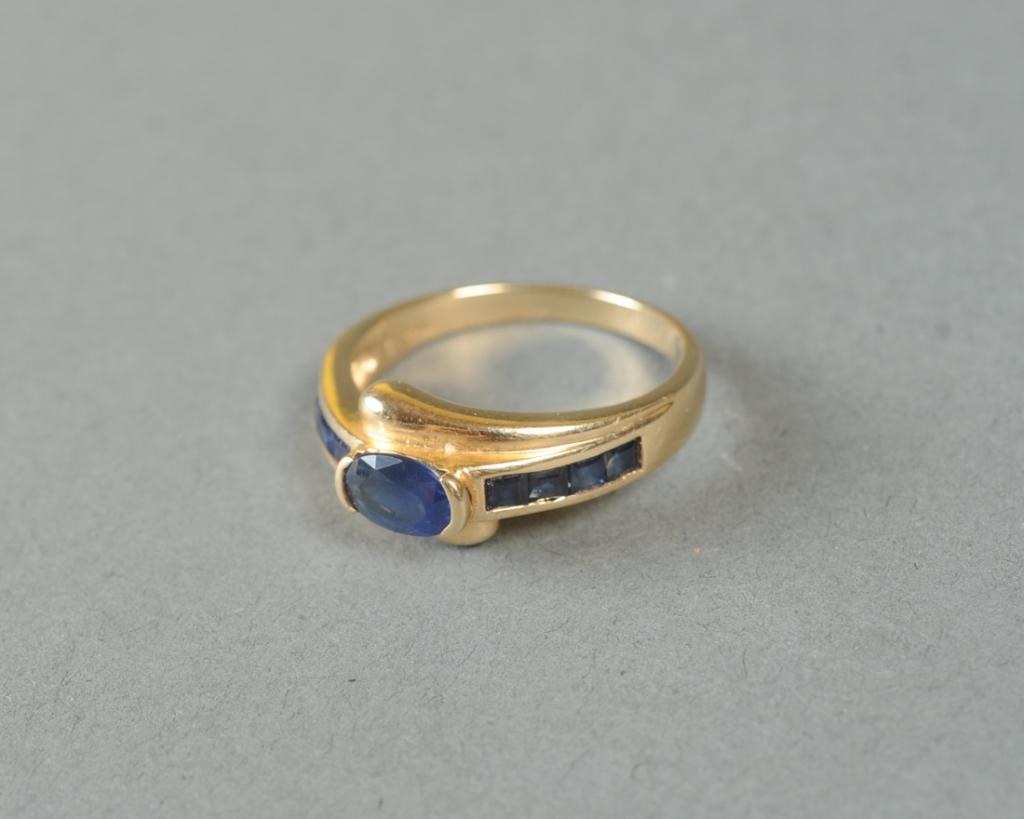 14k Gold And Blue Stone Ring