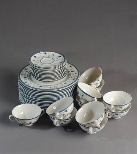 Royal Doulton Cambridge Pattern Dinner Set
