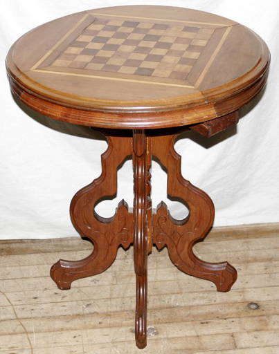 Victorian Walnut Round Chess Table, C.1870