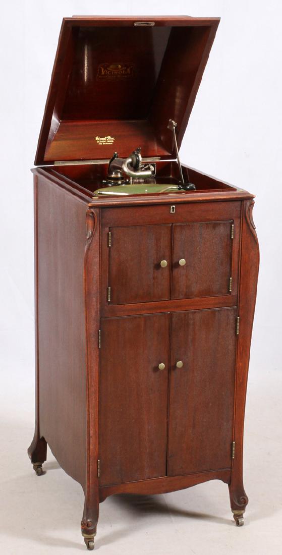 Victor Talking Machine Mahogany Victrola C. 1910