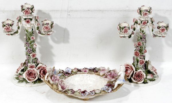 111487: 'HOBE DRESDEN' POTTERY CENTERPIECE