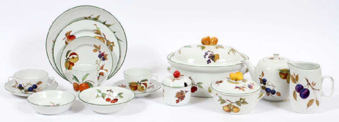 ROYAL WORCESTER CHINA SET "EVESHAM VALE" PATTERN