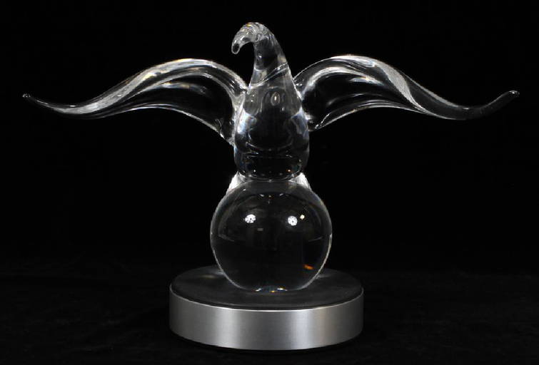 STEUBEN CRYSTAL EAGLE SCULPTURE - Jun 15, 2019 | DuMouchelles in MI