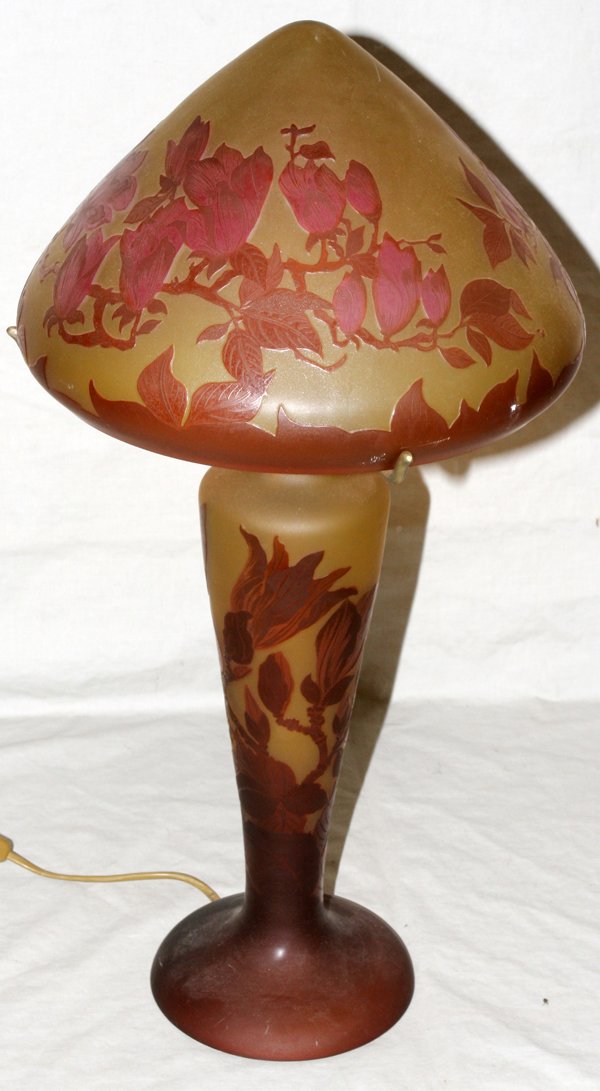 032198: GALLE REPRODUCTION ART GLASS TABLE LAMP, H 23"