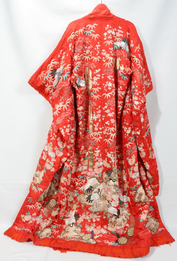 042449: JAPANESE SILK SAMURAI ROBE GOLD THREAD, W 50"