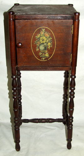 040381: AMERICAN ANTIQUE SPINDLE LEG TELEPHONE STAND