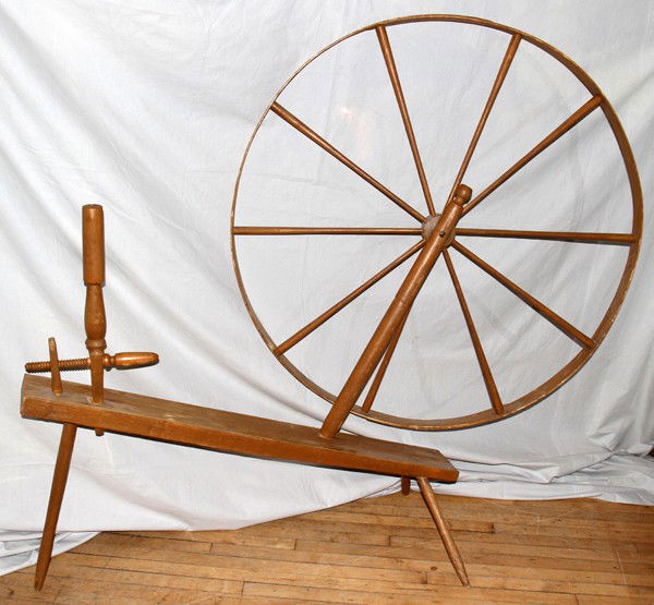 120471: AMERICAN MAPLE 'WALKING' SPINNING WHEEL, 19TH C