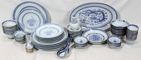 060323: CHINESE 'RICE PATTERN' PORCELAIN DINNER SERVICE