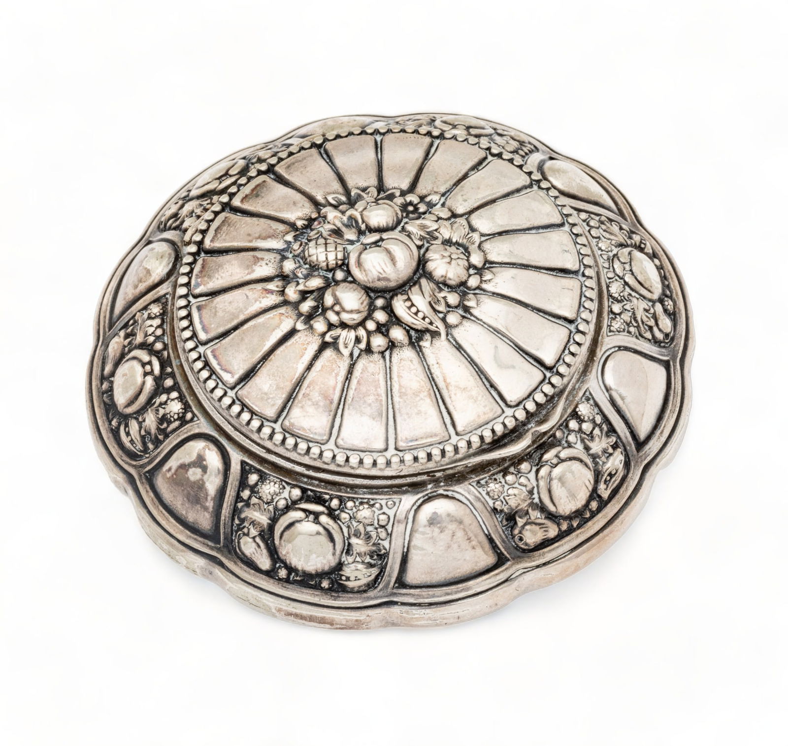 Alpacca Silver Hinged Box, Dia 3" Auction