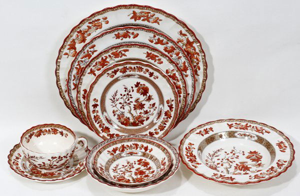 110015: SPODE 'INDIAN TREE' PORCELAIN DINNERWARE, 128