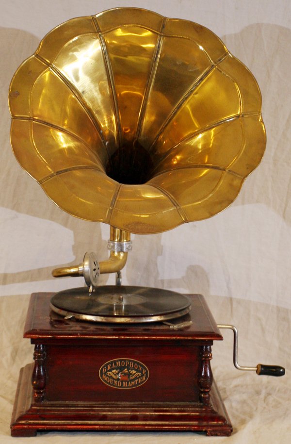 010183: GRAMOPHONE SOUND MASTER, H 28", L 16" - Jan 18, 2013 ...