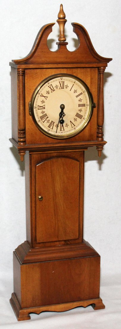 011520: TREND CLOCKS OF ZEELAND,MICH. GRANDFATHER CLOCK