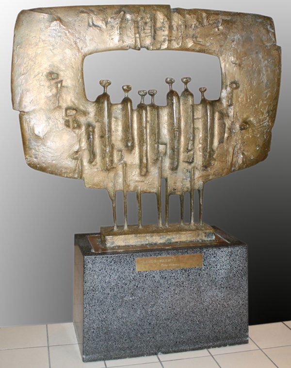 FRITZ KOENIG BRONZE SCULPTURE, H H 54", L 64"