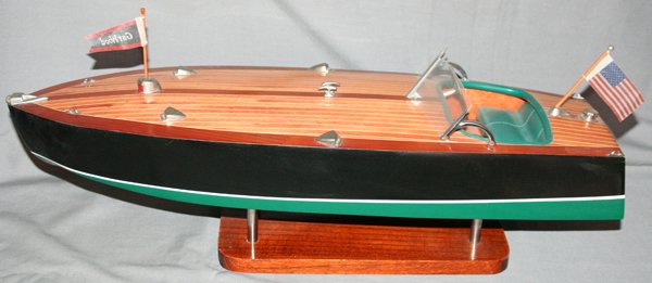 GAR WOOD SCALE MODEL MAHOGANY SPEEDBOAT