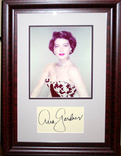 Autograph Of Ava Gardner W/ Photograph