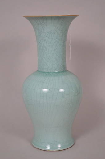 Chinese Caledon Porcelain Vase. Condition: Showing