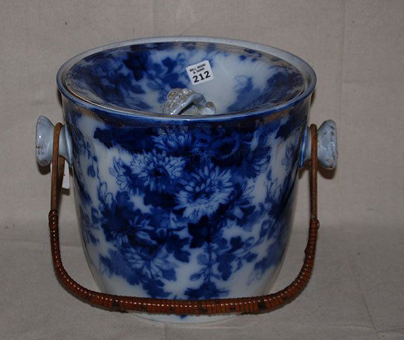 212: Flo blue slop jar "Ridgeway" pattern, "Saskia" wit