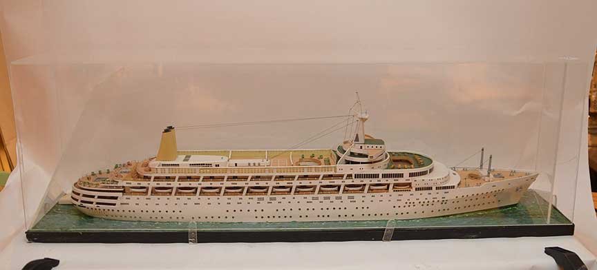 P&o Orient Lines Ss Canberra Model Ship, 37"", 40""