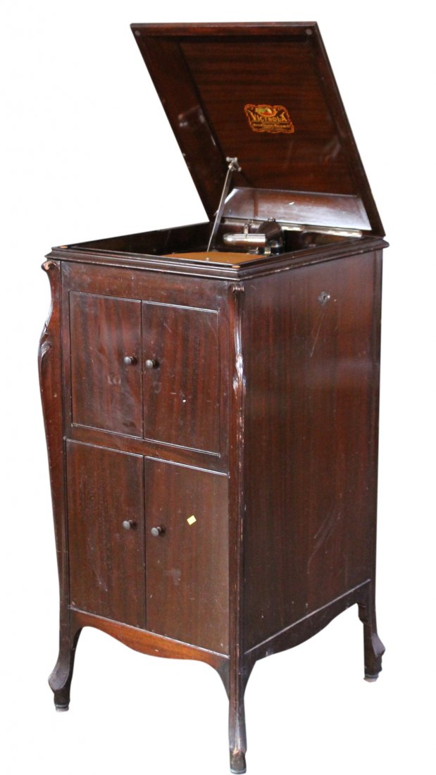 VICTOR VICTROLA Stand-up Mahogany Case WIND UP 78 RPM